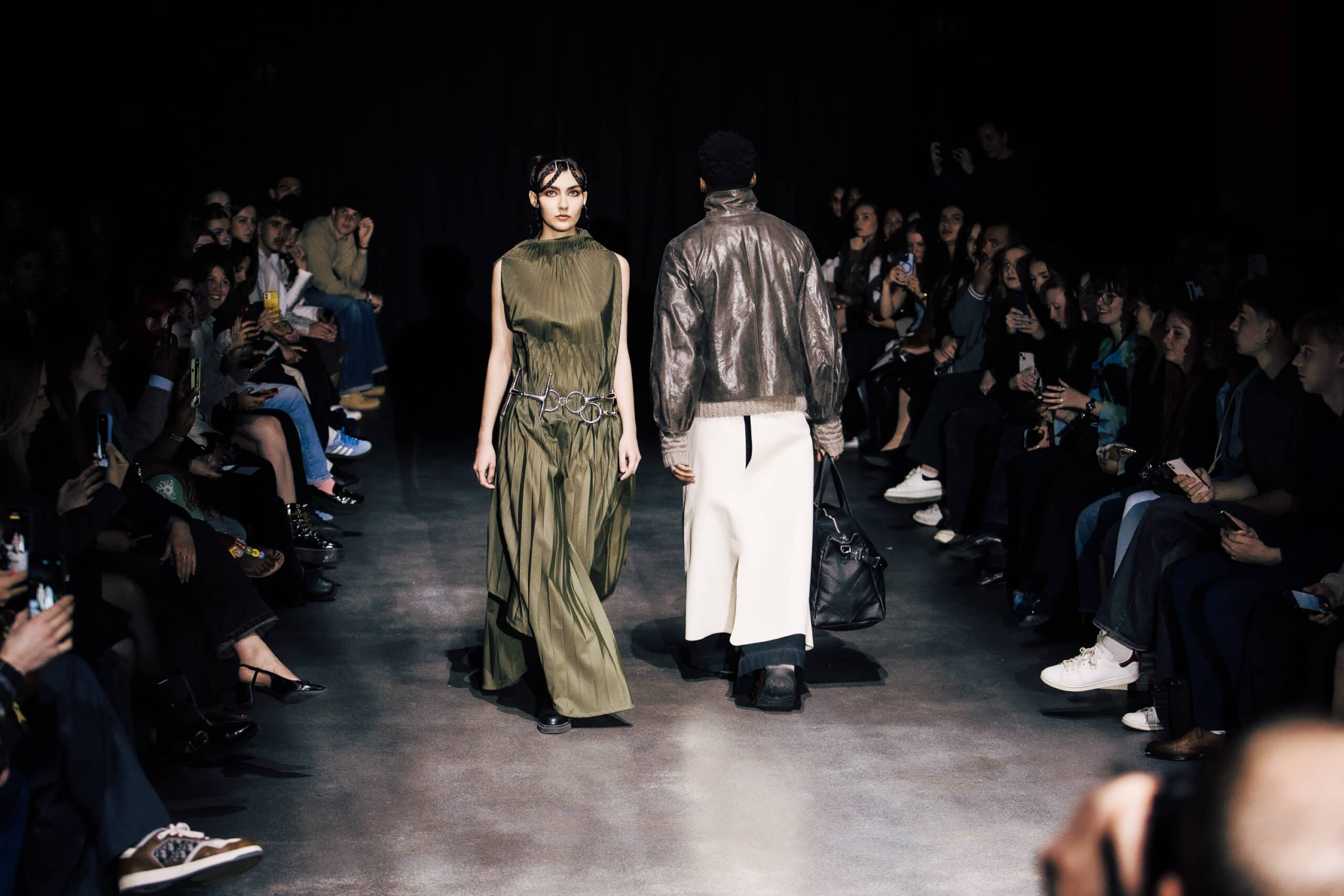 Les prix décernés lors du défilé annuel de MODART International ...