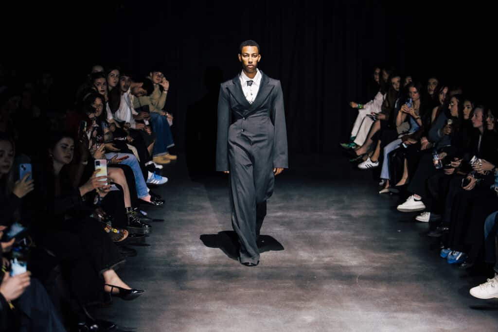 Les prix décernés lors du défilé annuel de MODART International ...